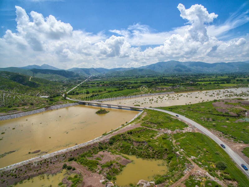 Rio Nazas foto de stock. Imagem de aéreo, méxico, paisagem - 84500560