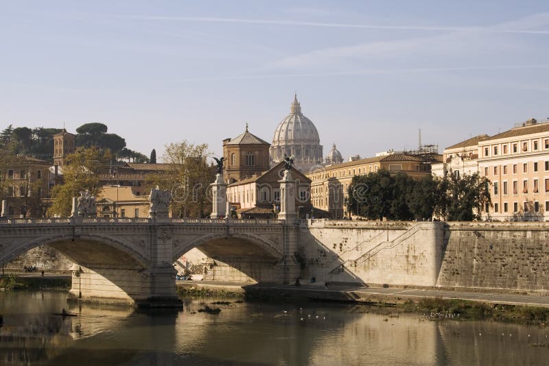 Rio de Tiber em Roma imagem de stock. Imagem de azul - 99607319