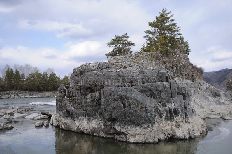 Rio e rocha foto de stock. Imagem de rocha, altai - 59676348