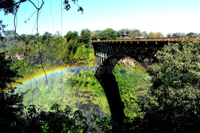Rio E Victoria Falls De Zambesi Zimbabwe Foto de Stock - Imagem de ...