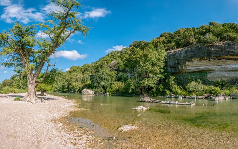 Guadalupe River Em Texas Hill Country Durante A Mola Foto de Stock ...