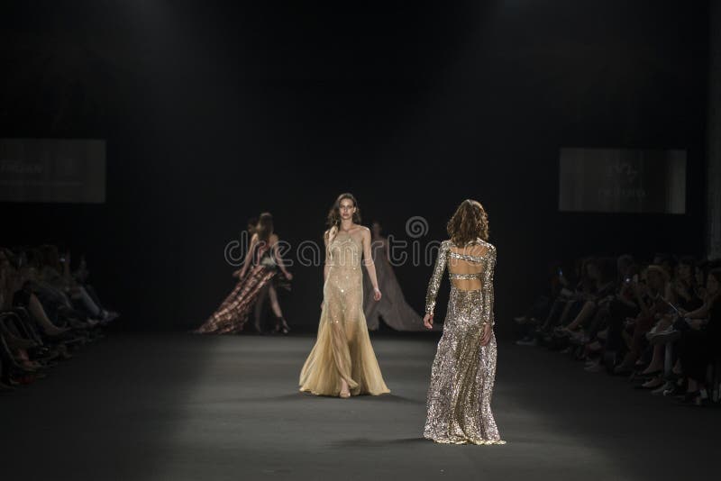 Rio Moda Rio fotografía editorial. Imagen de hembra, fashionable - 73705907