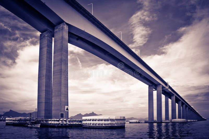 Rio-Niteroi bridge stock image. Image of infrastructure - 19983707