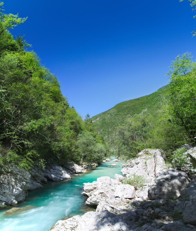 Rio Selvagem Nos Cumes (Soca/Isonzo) Foto de Stock - Imagem de ...