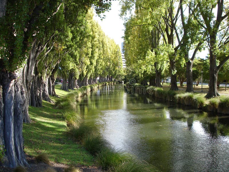 Rio sereno 1 foto de stock. Imagem de lago, paisagem, igreja - 6271180