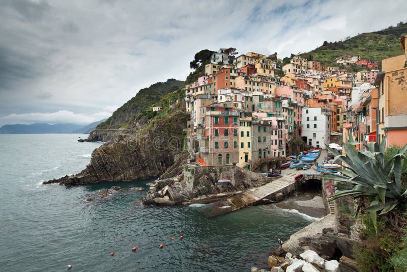 Riomaggiore, liguria stock photo. Image of cloud, travel - 15602298