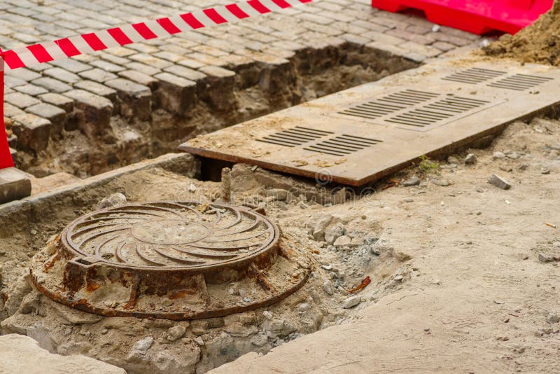 Van Het Riool (Regenwater) De Rooster Stock Afbeelding - Afbeelding ...