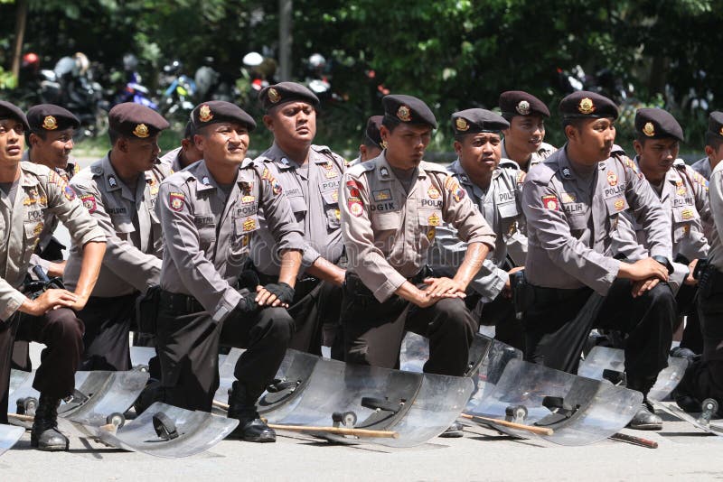 Riot police editorial photography. Image of city, handling - 61721887