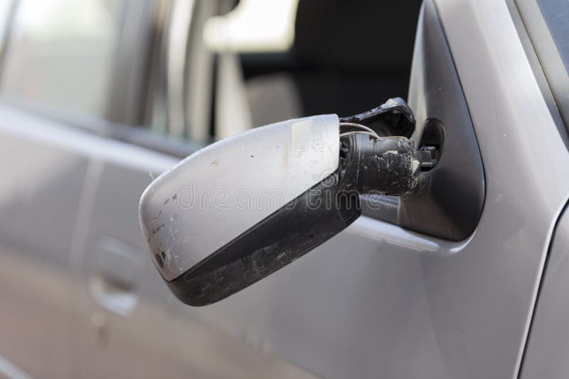 Ripari Il Vandalismo Rotto Dello Specchio Immagine Stock - Immagine di ...