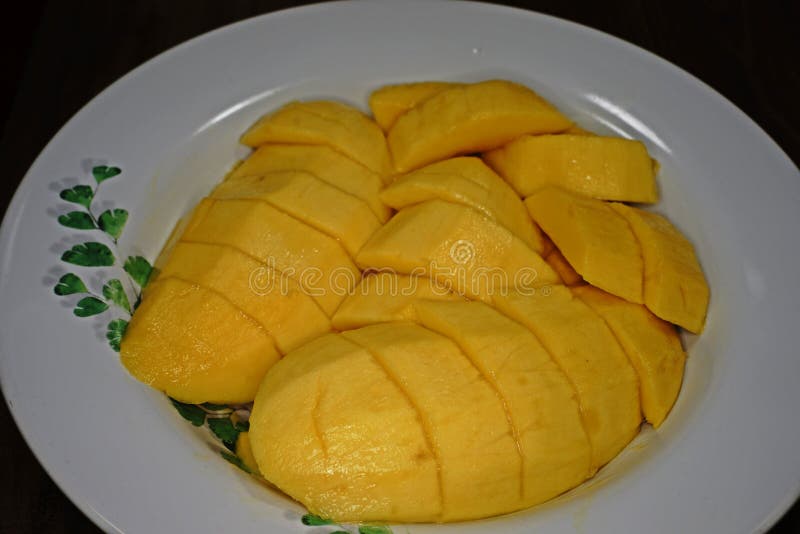 Ripe mango slice stock image. Image of nutrition, plant - 88765173