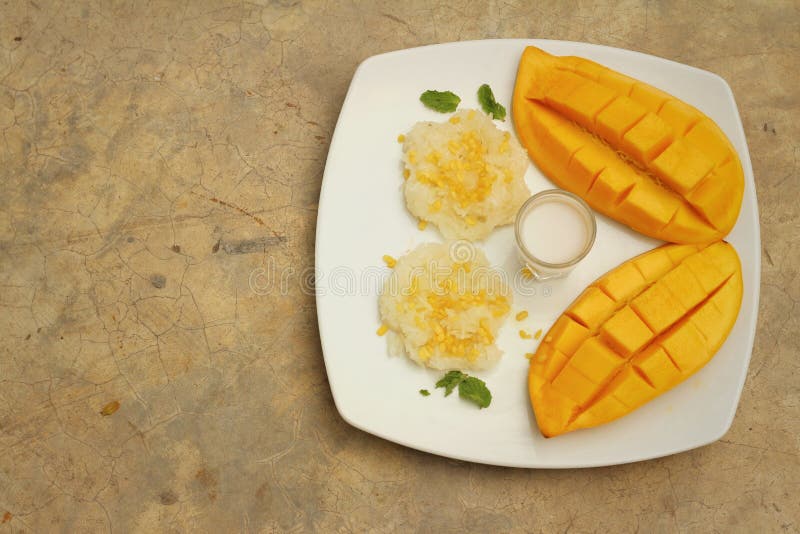 Ripe Mango and Sticky Rice with Coconut Milk Stock Photo - Image of ...