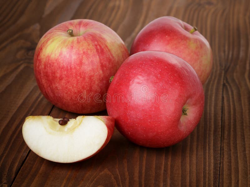 Ripe Red Apples on Wood Table Stock Image - Image of fresh, diet: 35572981
