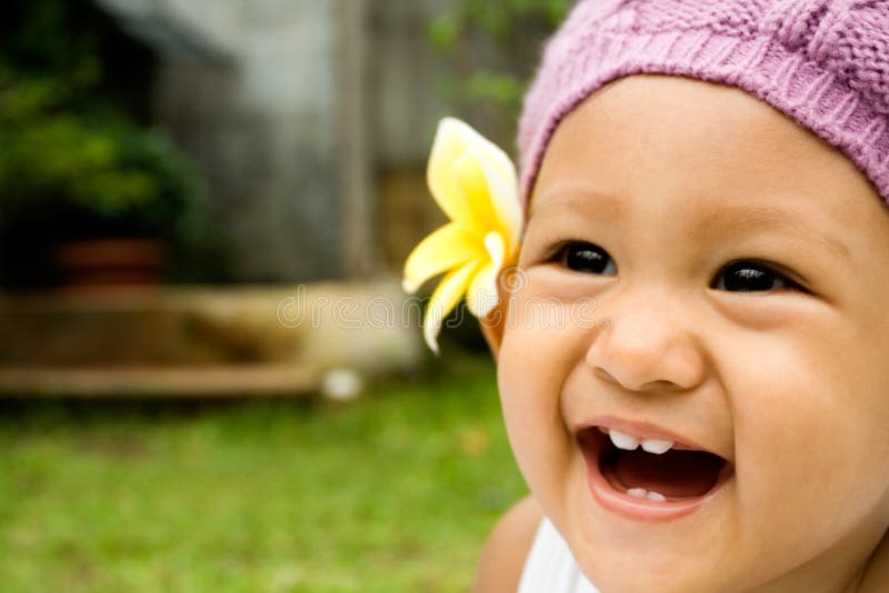 Risa linda del bebé imagen de archivo. Imagen de muchacha - 9454733