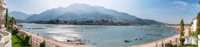 Sannyasa Sadhu Washing on the Ganges Editorial Image - Image of clean ...