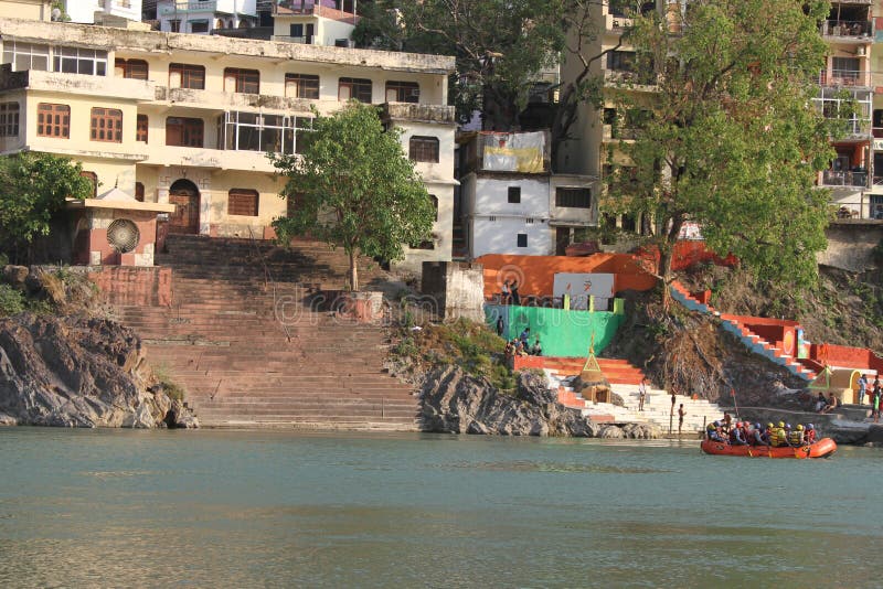 Rishikesh, India editorial image. Image of mountain, mandir - 71485505