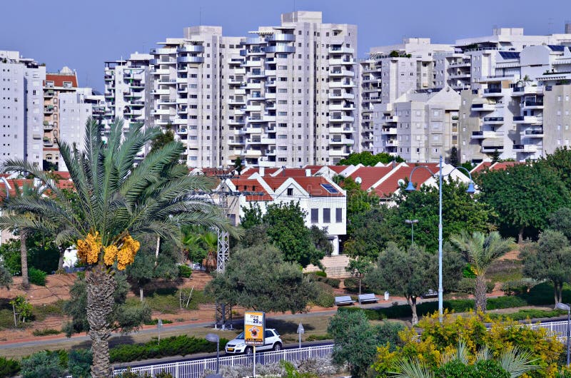 Rishon Lezion Israel. Salida De La Ciudad De Rishon Le Zion Y Entrada a ...