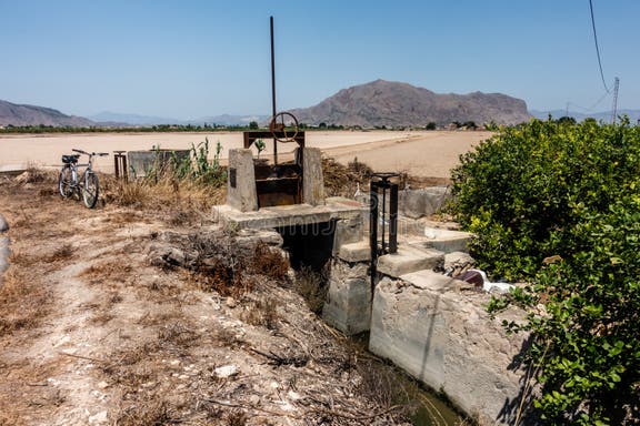 Rising Sluice Gate on a Bridge Stock Image - Image of rising, iron ...