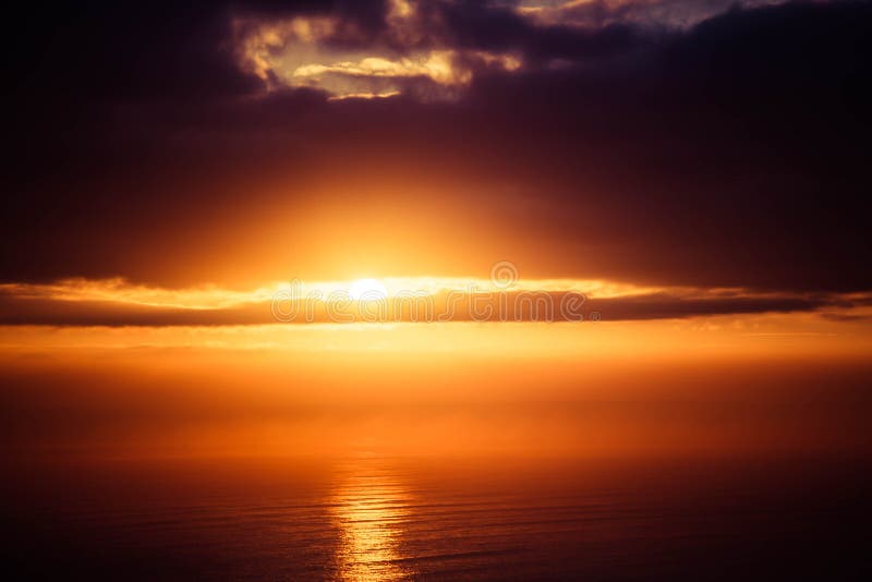 The Rising Sun Over the Ocean Stock Image - Image of ocean, color ...