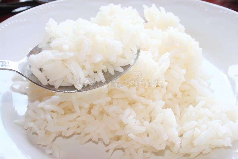 Riso cucinato su un piatto fotografia stock. Immagine di riso - 19186210