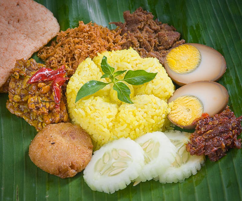 Riso giallo dell'Indonesia fotografia stock. Immagine di sfera - 19787248