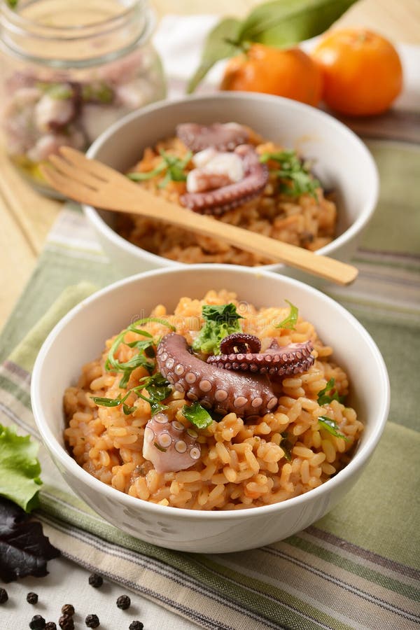Risotto Met Octopus - Traditioneel Italiaans Recept Stock Foto - Image ...