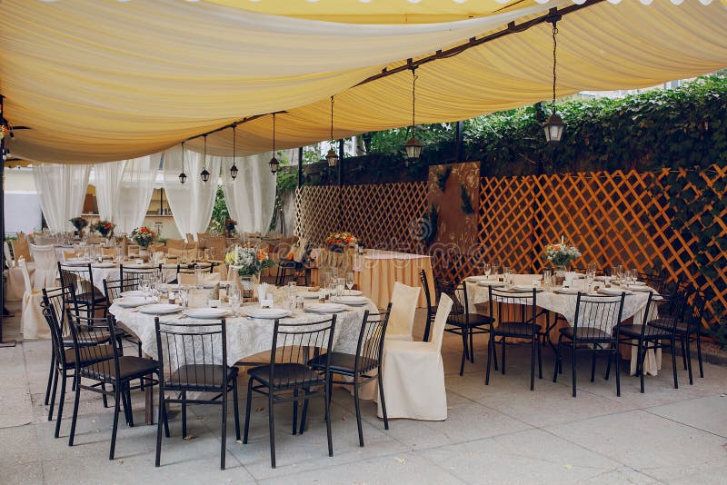Ristorante Di Banchetto Di Nozze Immagine Stock - Immagine di giardino ...