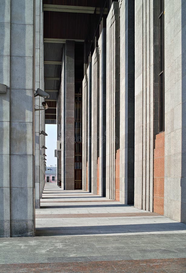 Ritmo arquitectónico foto de archivo. Imagen de exterior - 2562418