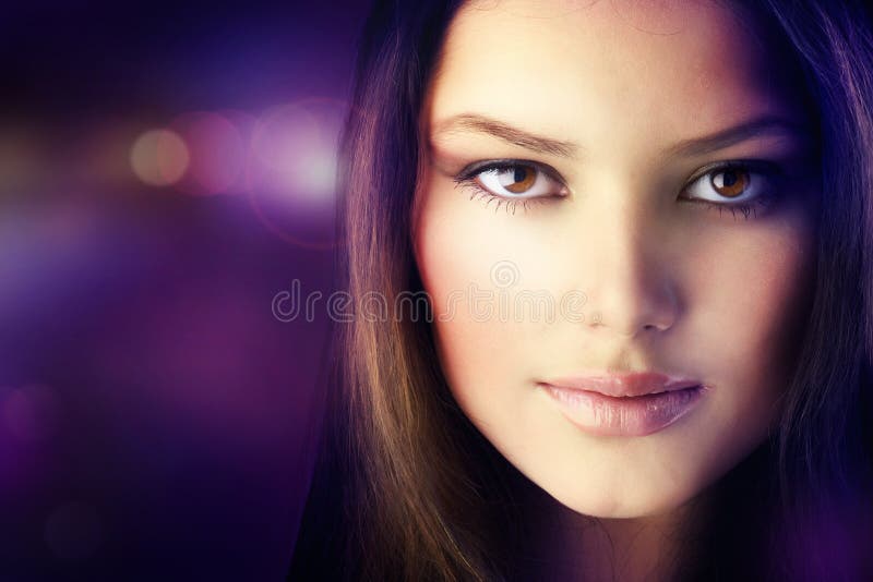 Ritratto Della Bella Ragazza Di Modo Fotografia Stock - Immagine di ...