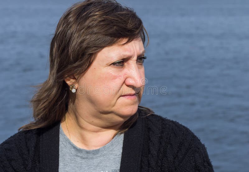 Ritratto Della Donna Di Mezza Età Fotografia Stock - Immagine di ...