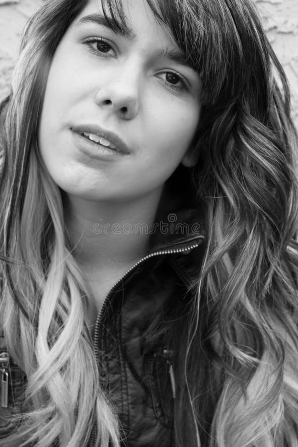 Ritratto Della Ragazza Teenager Fotografia Stock - Immagine di faccia ...