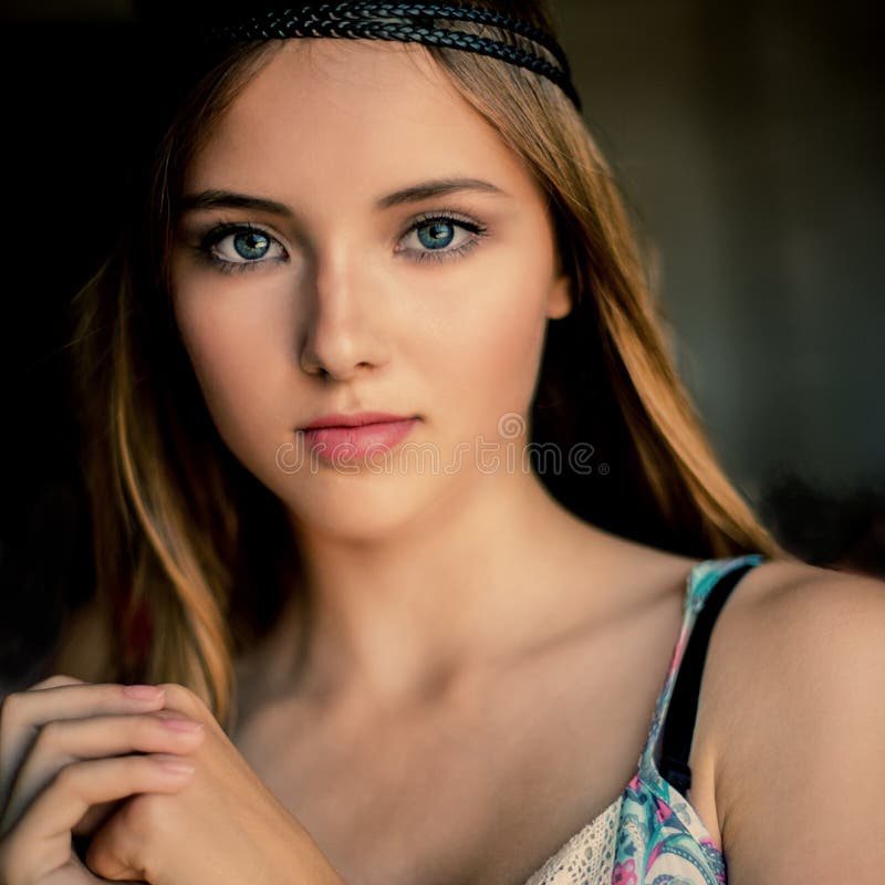 Ritratto di bella ragazza immagine stock. Immagine di sano - 86652775