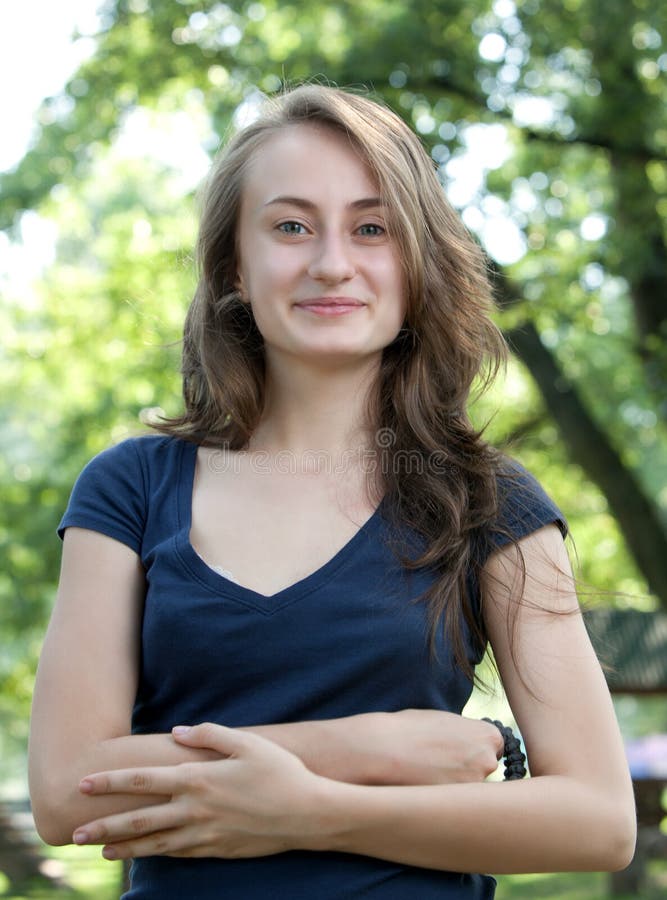 Ritratto di giovane donna fotografia stock. Immagine di capelli - 21033470