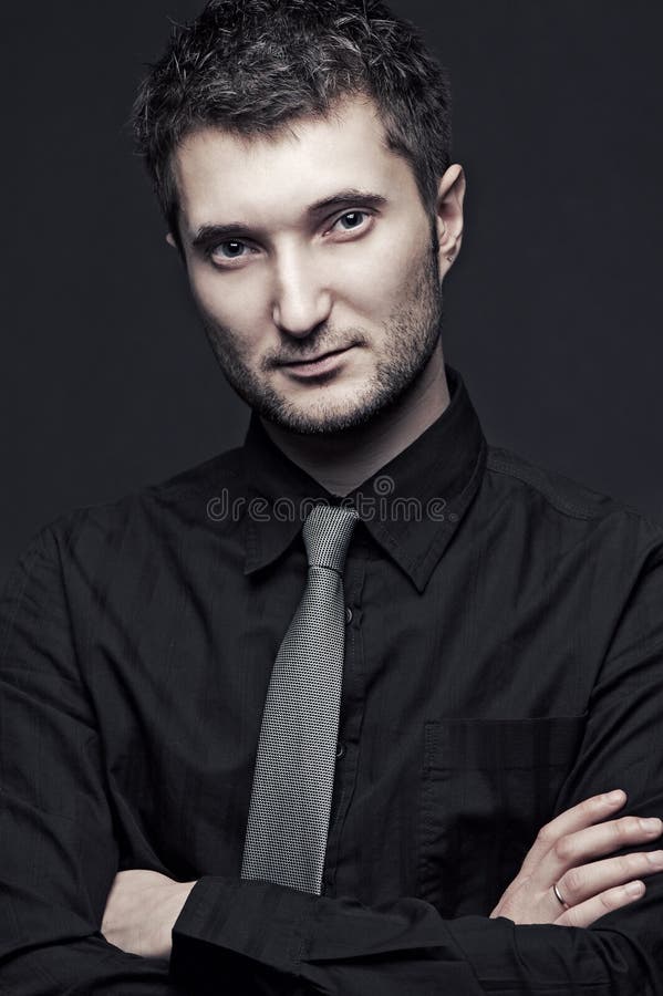 Ritratto Di Giovane Uomo Alla Moda Fotografia Stock Immagine Di