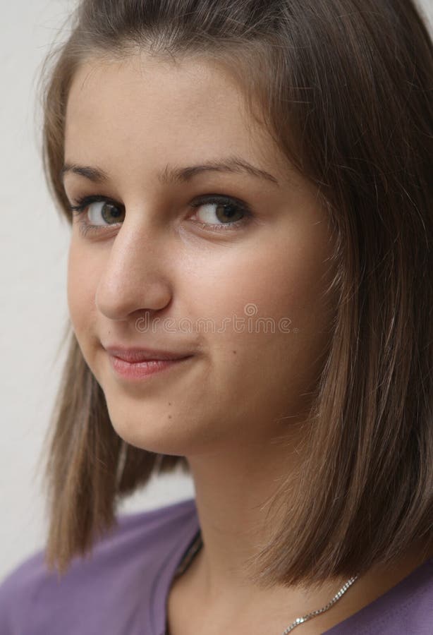 Ritratto di una ragazza fotografia stock. Immagine di ragazza - 11225278