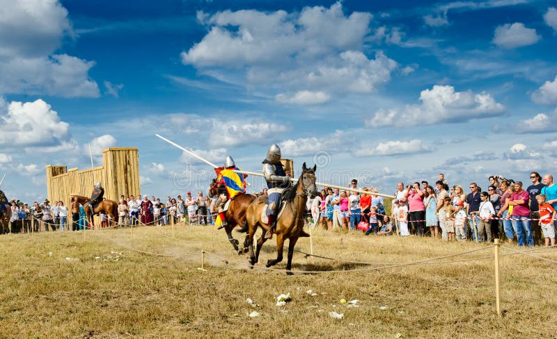 Ritterkampf redaktionelles bild. Bild von angriff, soldat - 20944455