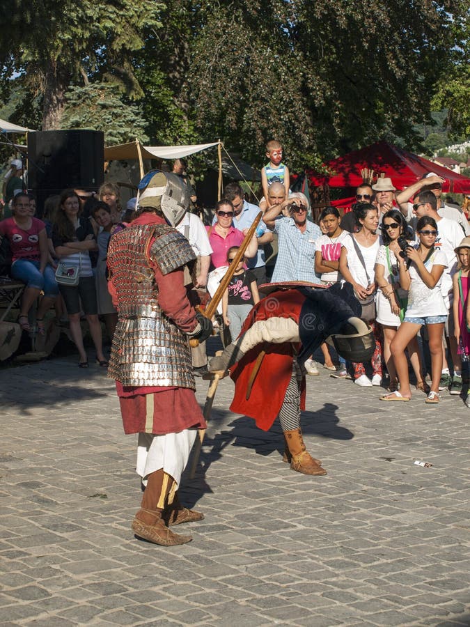 Ritterkampf redaktionelles stockfotografie. Bild von festlichkeit ...