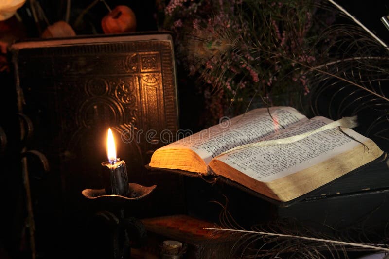 Rituale di magia nera fotografia stock. Immagine di diabolico - 80988438