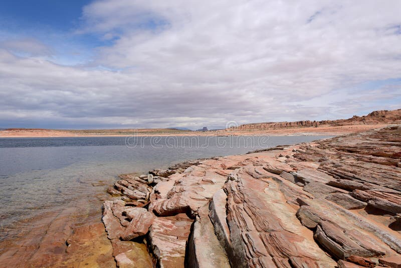 Rivage rocheux image stock. Image du angle, nature, cristal - 54424021