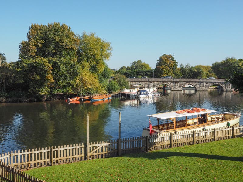 River Avon in Stratford upon Avon Stock Image - Image of country, great ...
