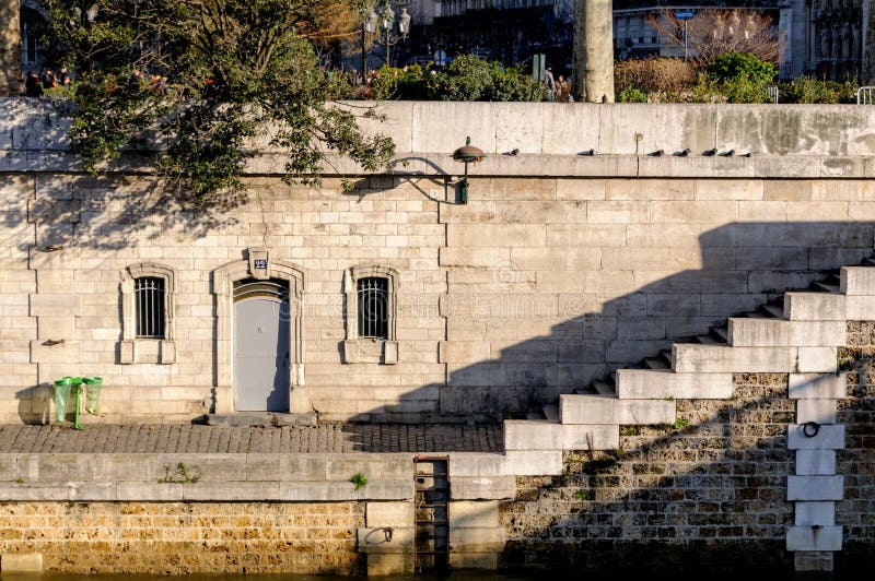 River bank Seine editorial stock image. Image of windows - 110487584