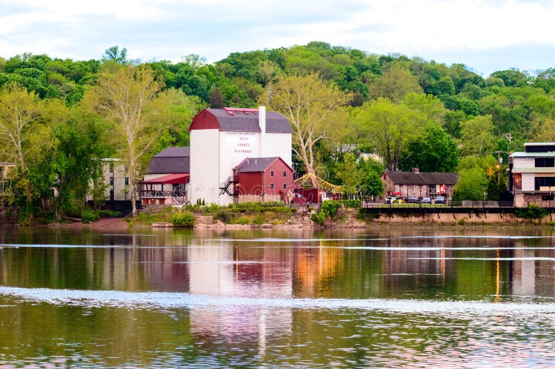 River barn editorial photography. Image of historic, green - 72461997