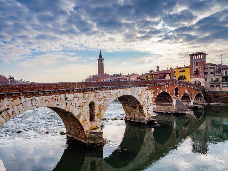River with Bridge of Verona Stock Image - Image of church, river: 265369705