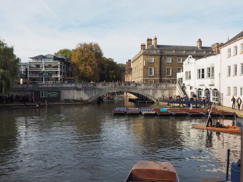 River Cam Punting in Cambridge Editorial Stock Image - Image of nature ...
