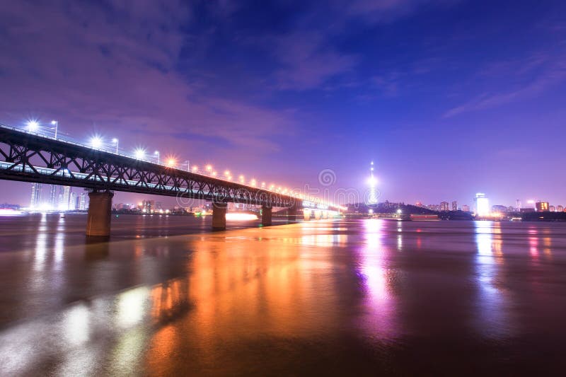 Night scene of Lihu Bridge stock photo. Image of color - 18557202