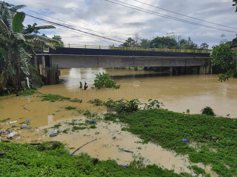 The River Conditions that Will Overflow and Prepare To Become Flooded ...