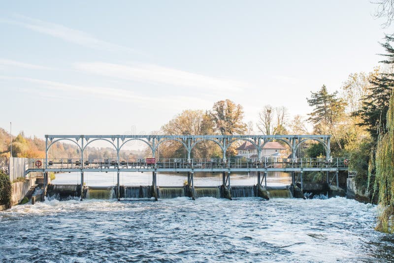 River and Dam-board Structure in Henley-on-Thames, Summer Daytime Stock ...