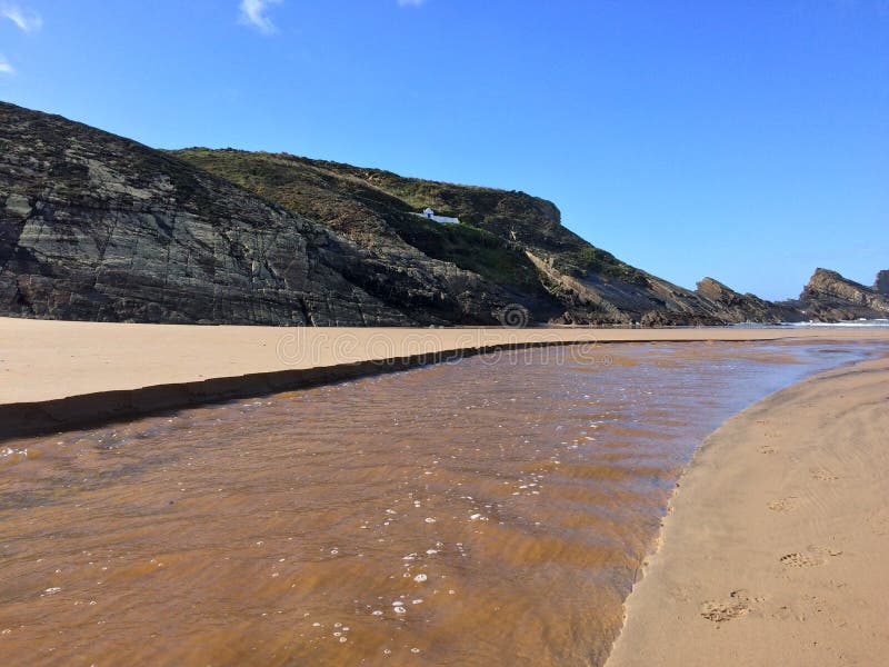 River Flows into the Ocean, Stream Flows To the Sea, Sandy River Stock ...