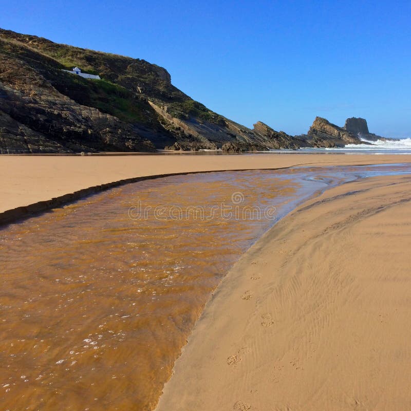 River Flows into the Ocean, Stream Flows To the Sea, Sandy River Stock ...