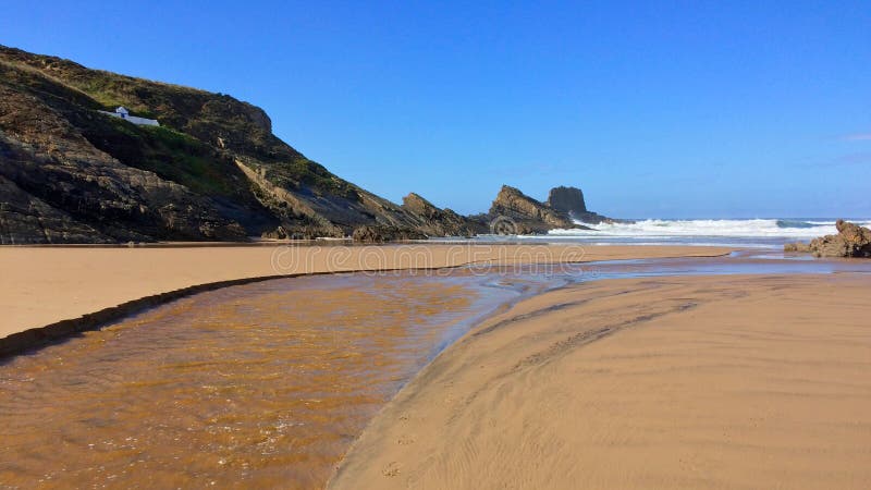 River Flows into the Ocean, Stream Flows To the Sea, Sandy River Stock ...