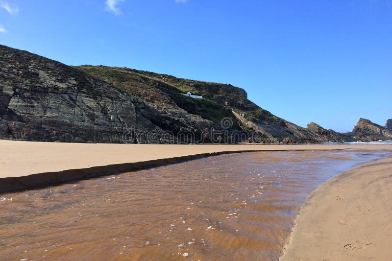 River Flows into the Ocean, Stream Flows To the Sea, Sandy River Stock ...